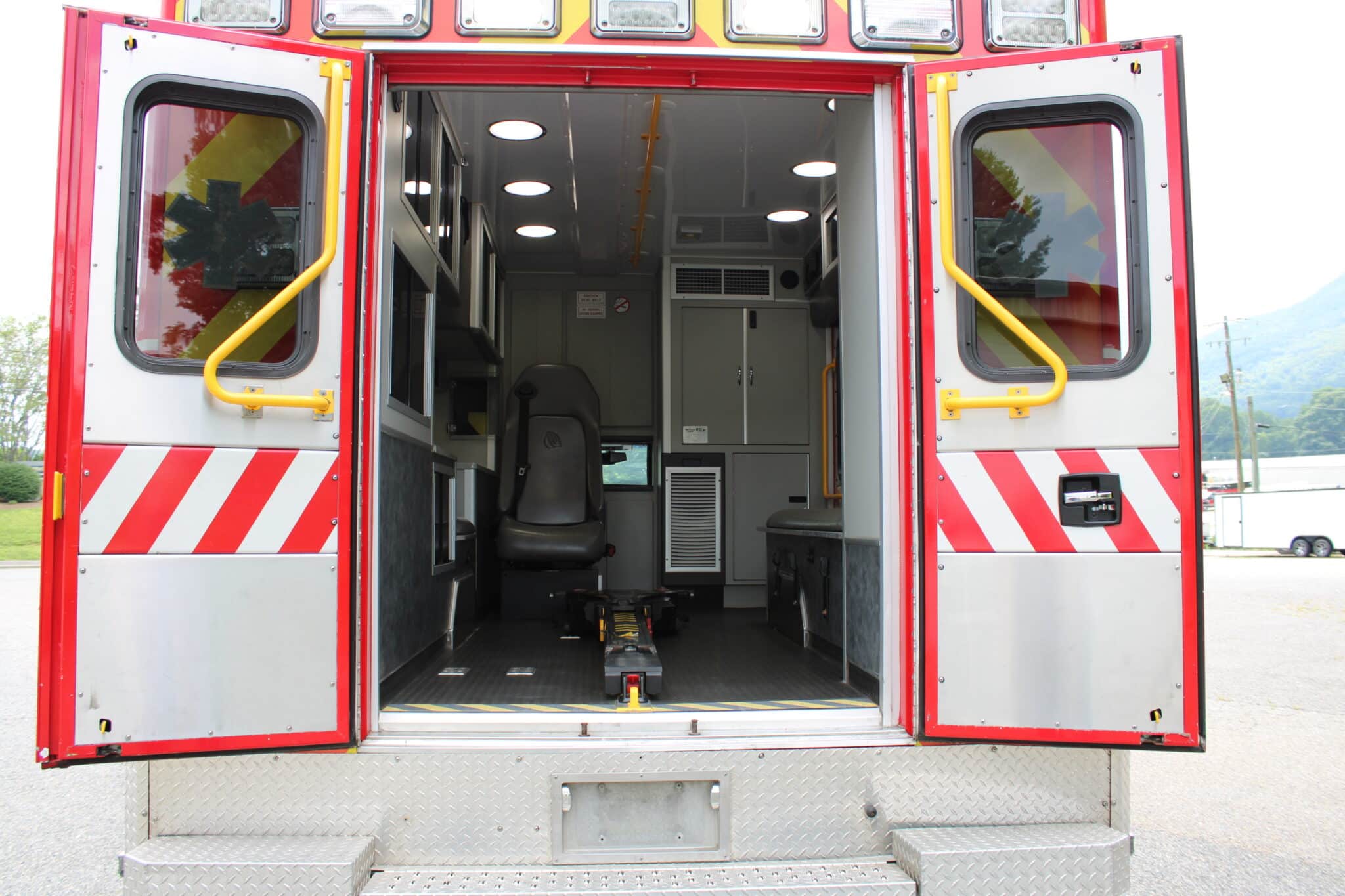 2018 Chevy 3500HD Gas 6.0 Engine Wheeled Coach Ambulance With Stryker ...